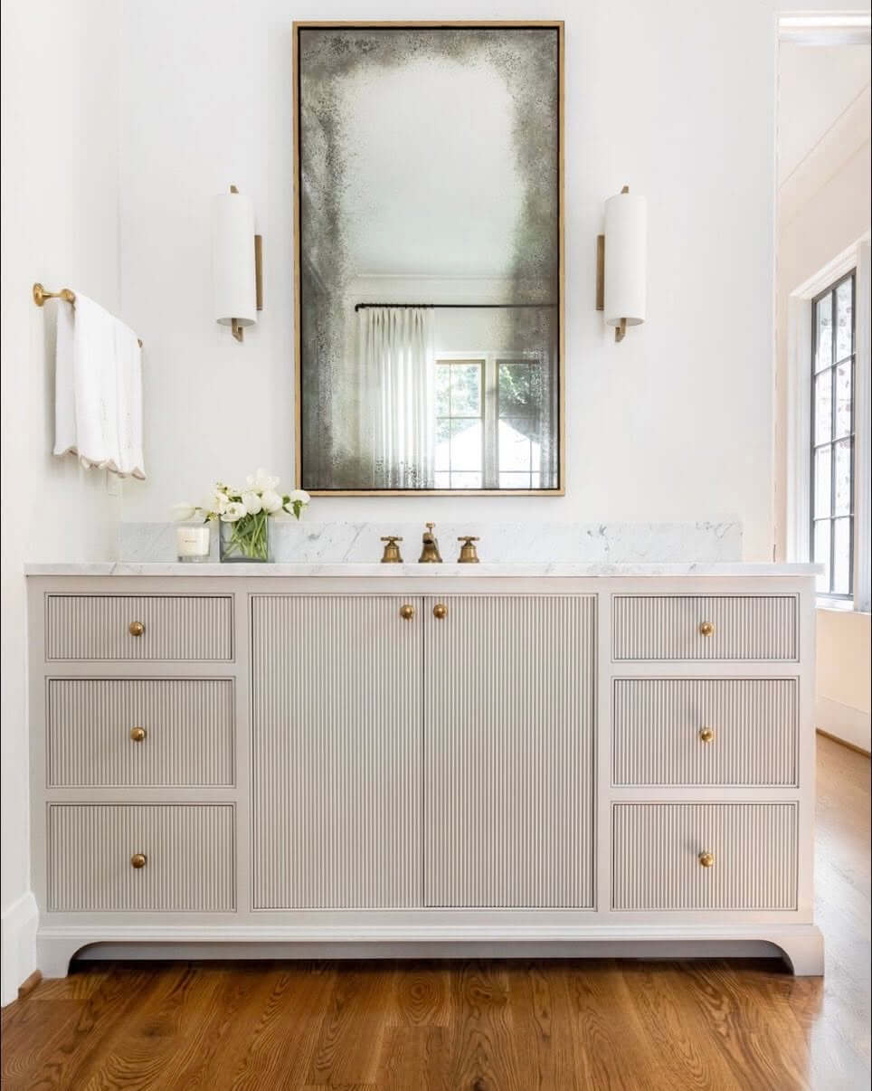 19+ Small Bathroom Vanities for a Functional & Elegant Look