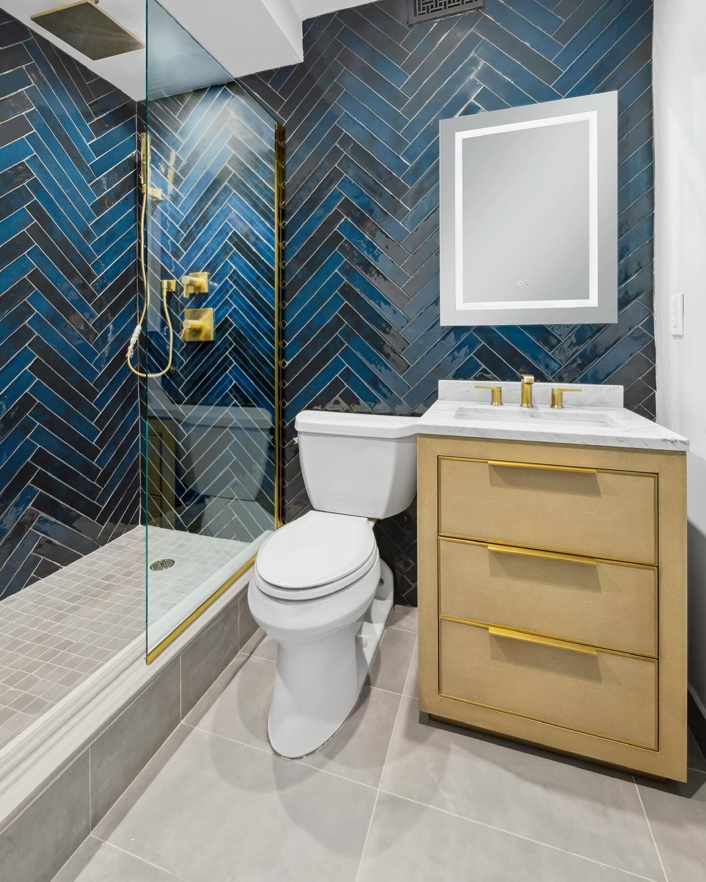 15+ Blue Bathroom Tile Ideas for a Chic & Modern Space