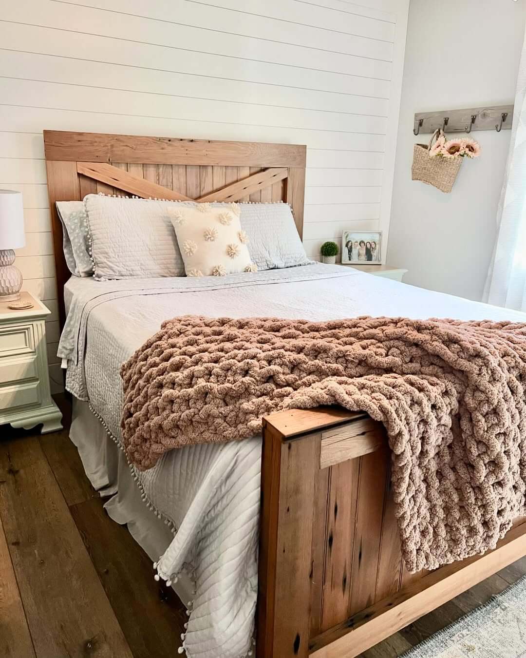 17+ Shiplap Bedroom Accent Wall Ideas for a Cozy & Chic Look