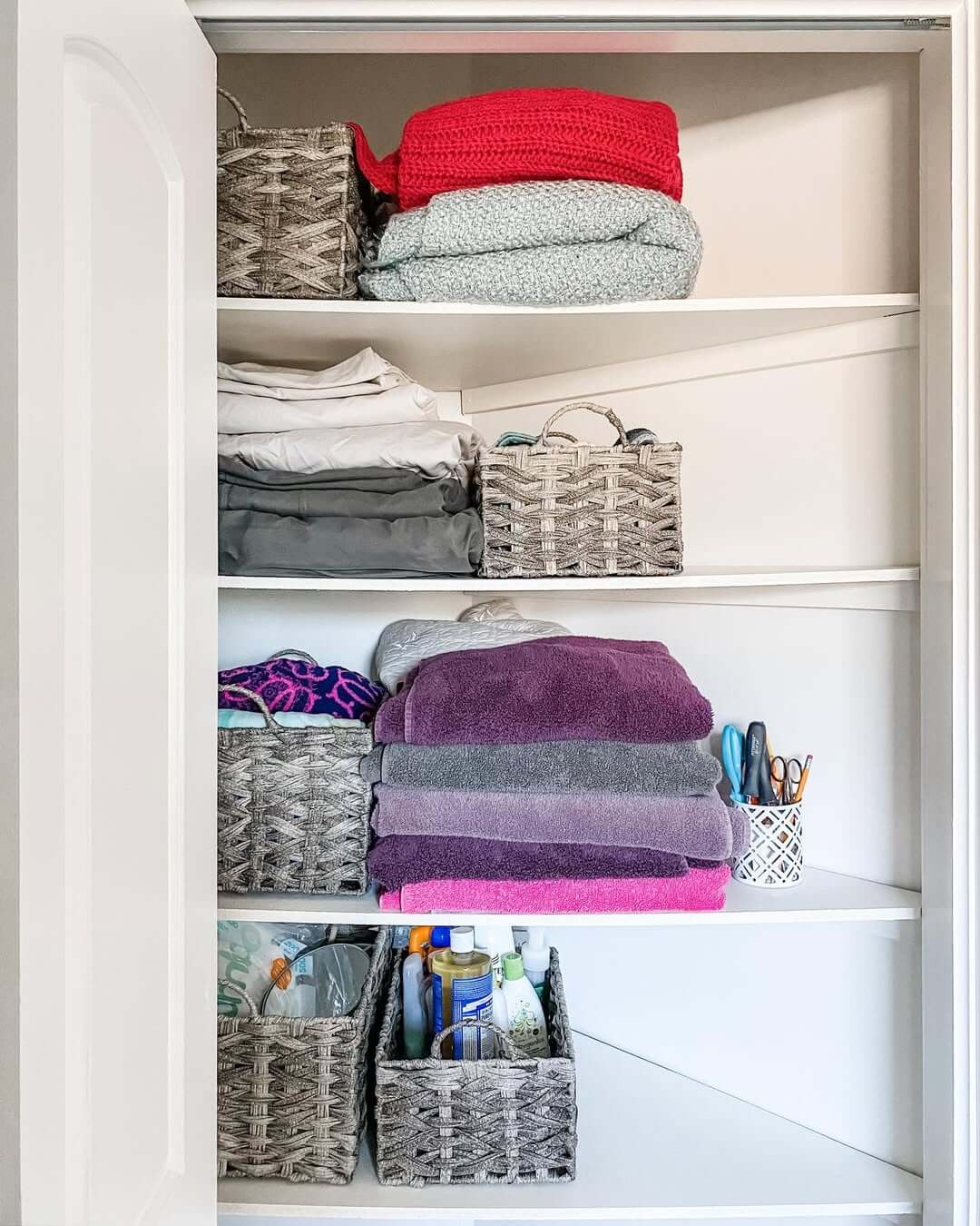 17+ Smart Living Room Blanket Storage Ideas to Keep Your Space Tidy