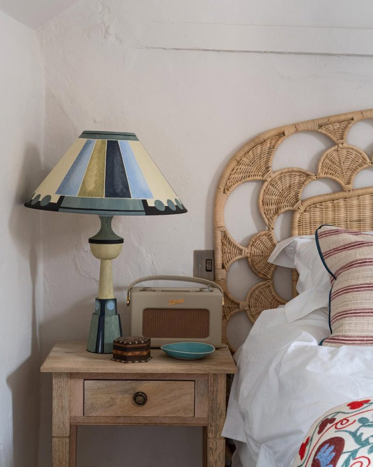 21+ Best Bedroom Corner Designs for Small & Large Spaces