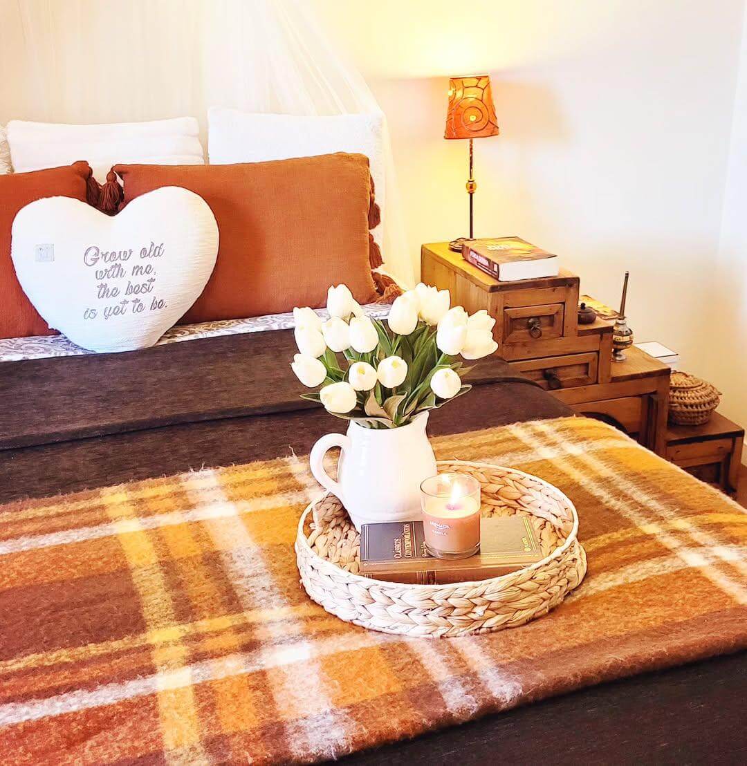 23+ Stunning Farmhouse Valentine Décor Ideas for a Cozy & Romantic Home