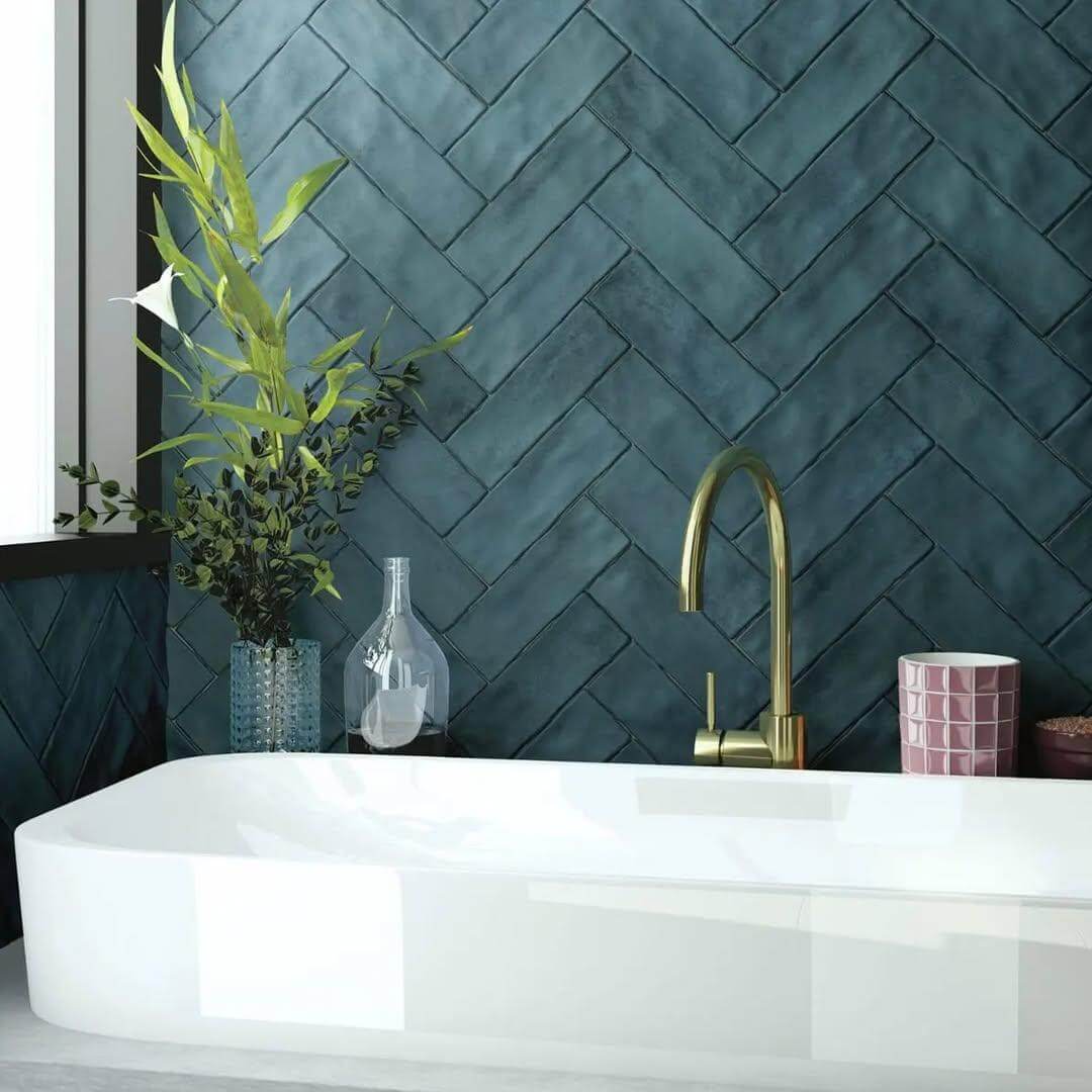 25+ Navy Blue Bathroom Wall Ideas for a Bold and Luxurious Look