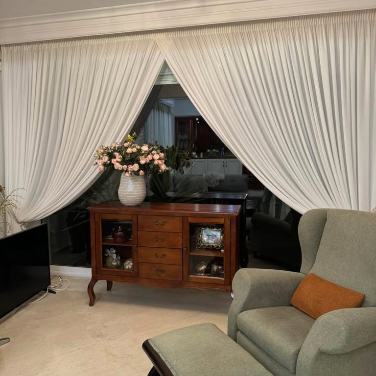 25+ Beautiful Living Room Curtain Ideas for Every Home