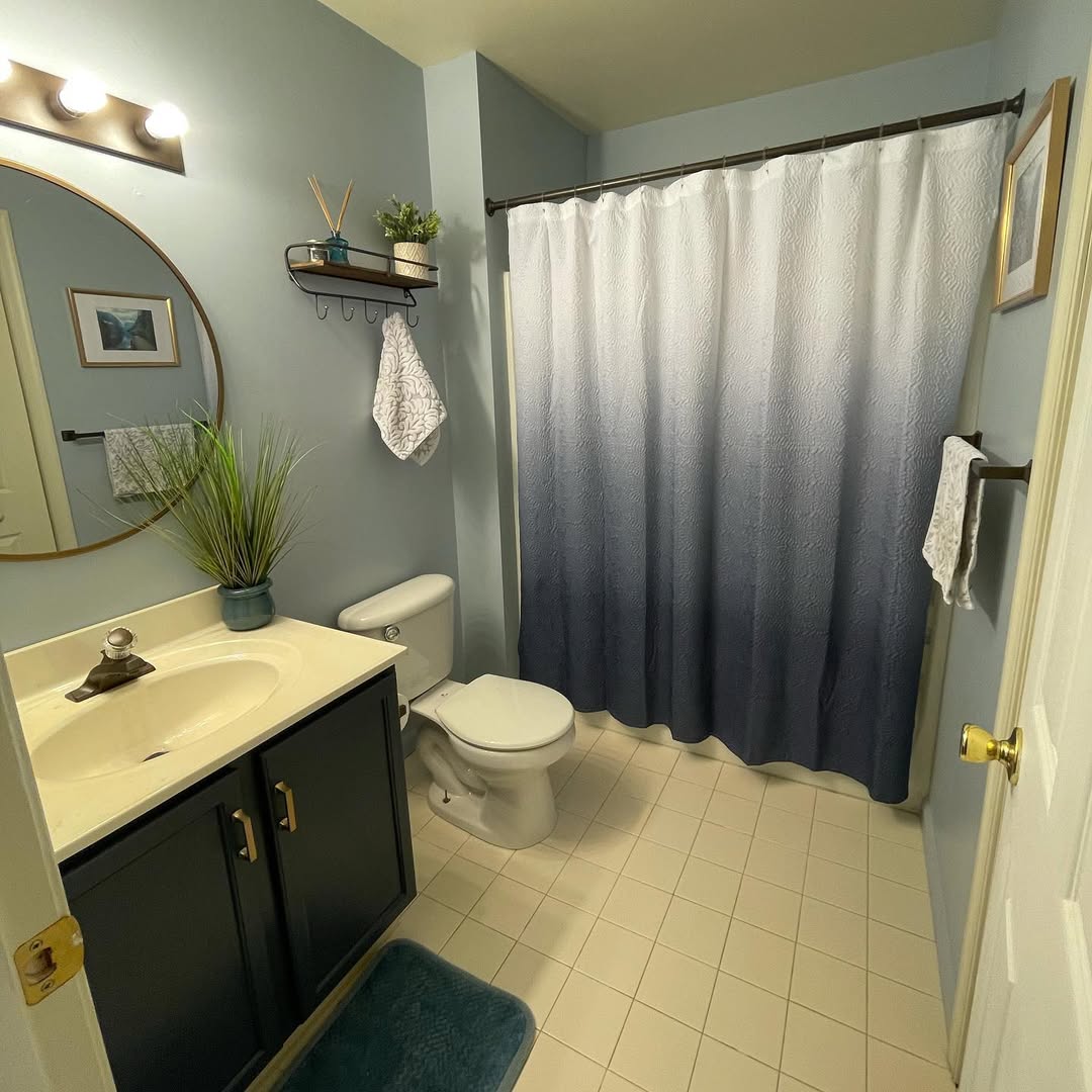 Stunning Navy Bathroom Ideas to Transform Your Space