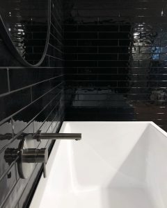 21+ Black Tile Bathroom Ideas for a Chic & Timeless Design