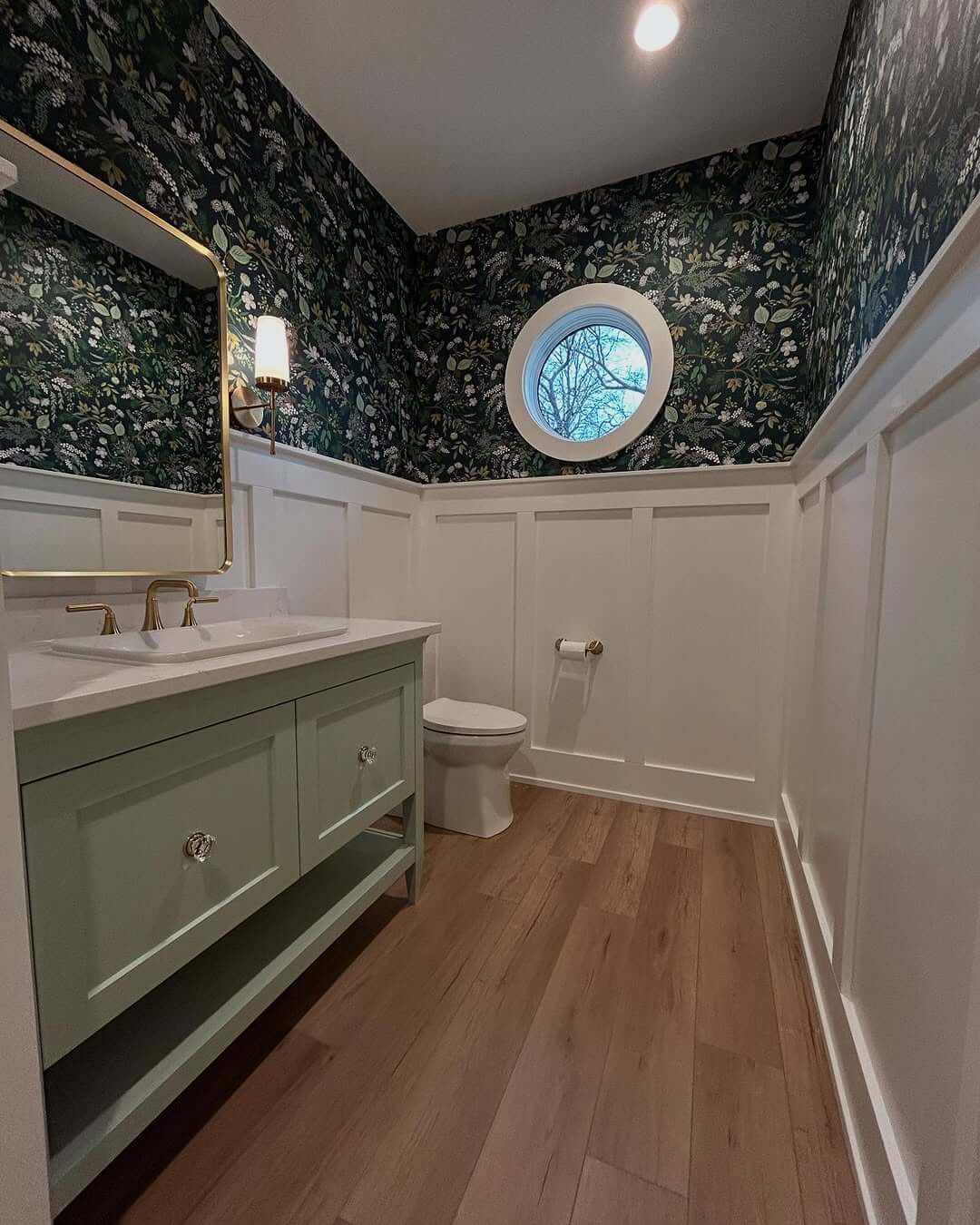 21+ Green Vanity Bathroom Ideas for a Fresh and Stylish Look