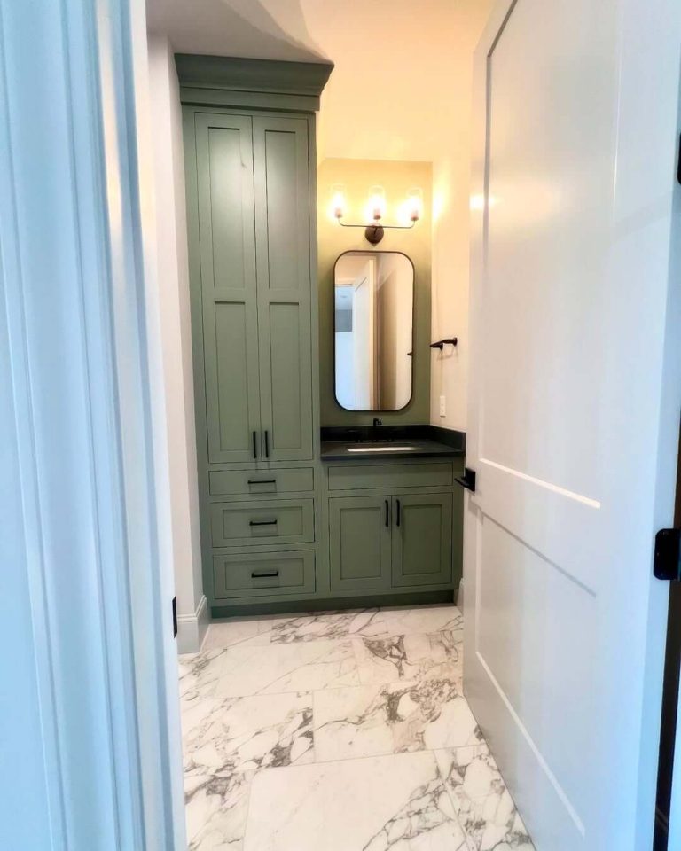21+ Green Vanity Bathroom Ideas for a Fresh and Stylish Look