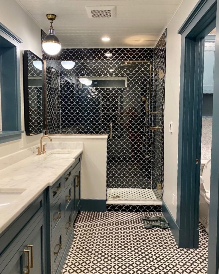 21+ Black Tile Bathroom Ideas for a Chic & Timeless Design