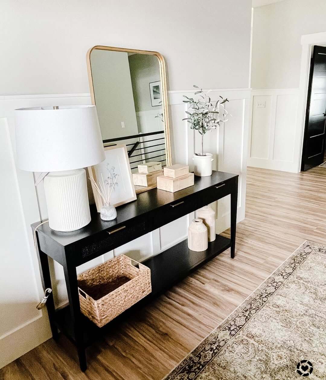 Best 31+ Entryway Mirror Ideas to Make a Great First Impression