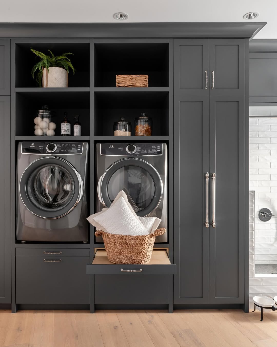 35+ Stylish Laundry Room Vanity Ideas to Maximize Space & Function