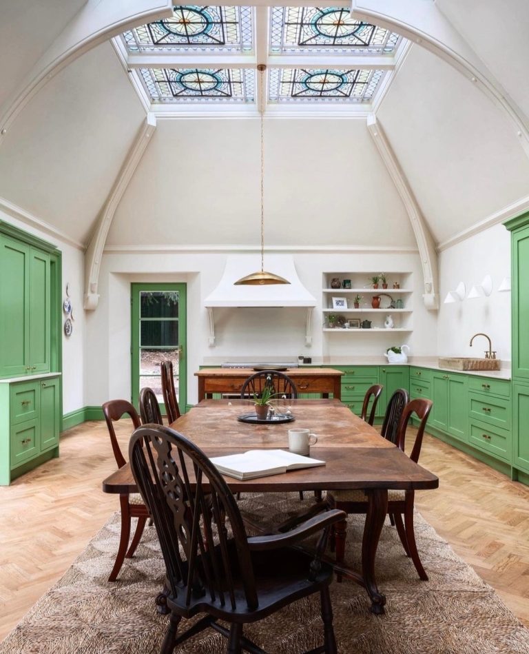 40+ Green Kitchen Cabinet Ideas for a Fresh and Inviting Space