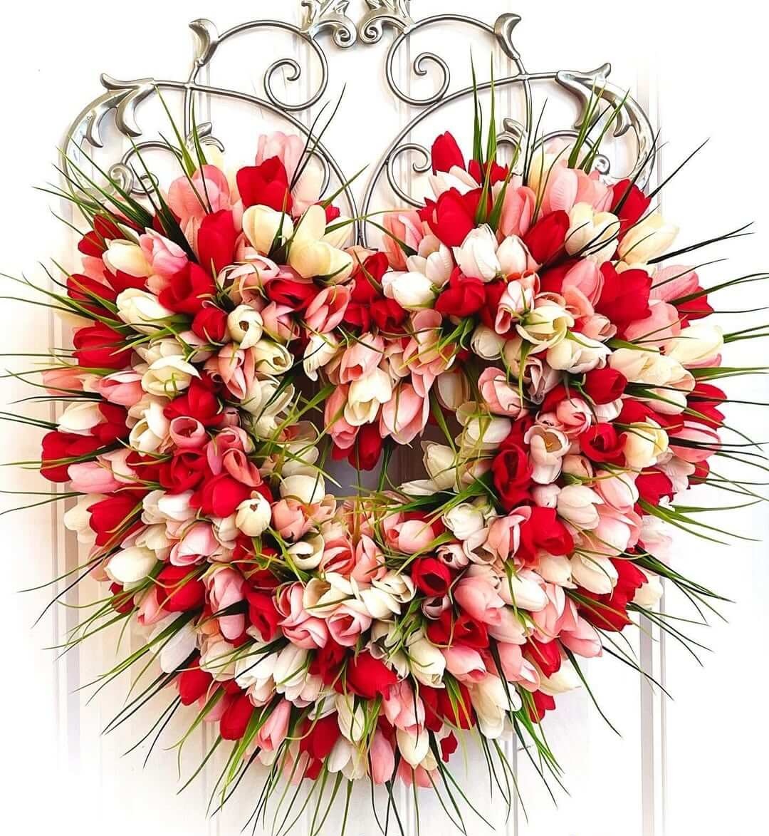 15+ Stunning Valentine Wreaths to Spruce Up Your Love Nest