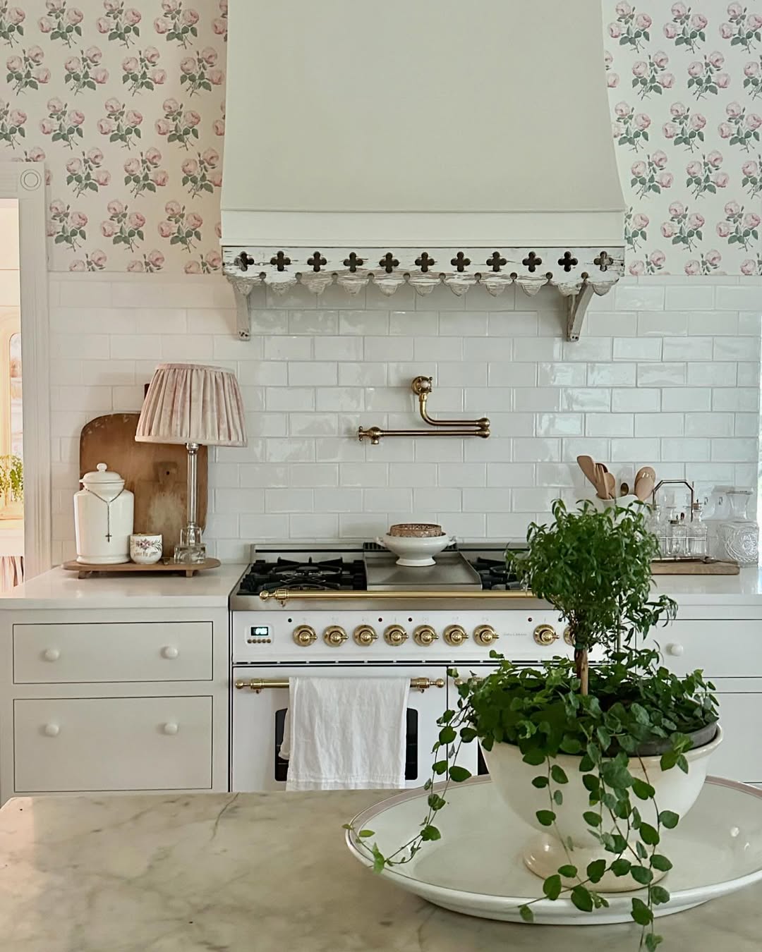 30+ Farmhouse Kitchen Ideas to Create a Cozy and Timeless Space
