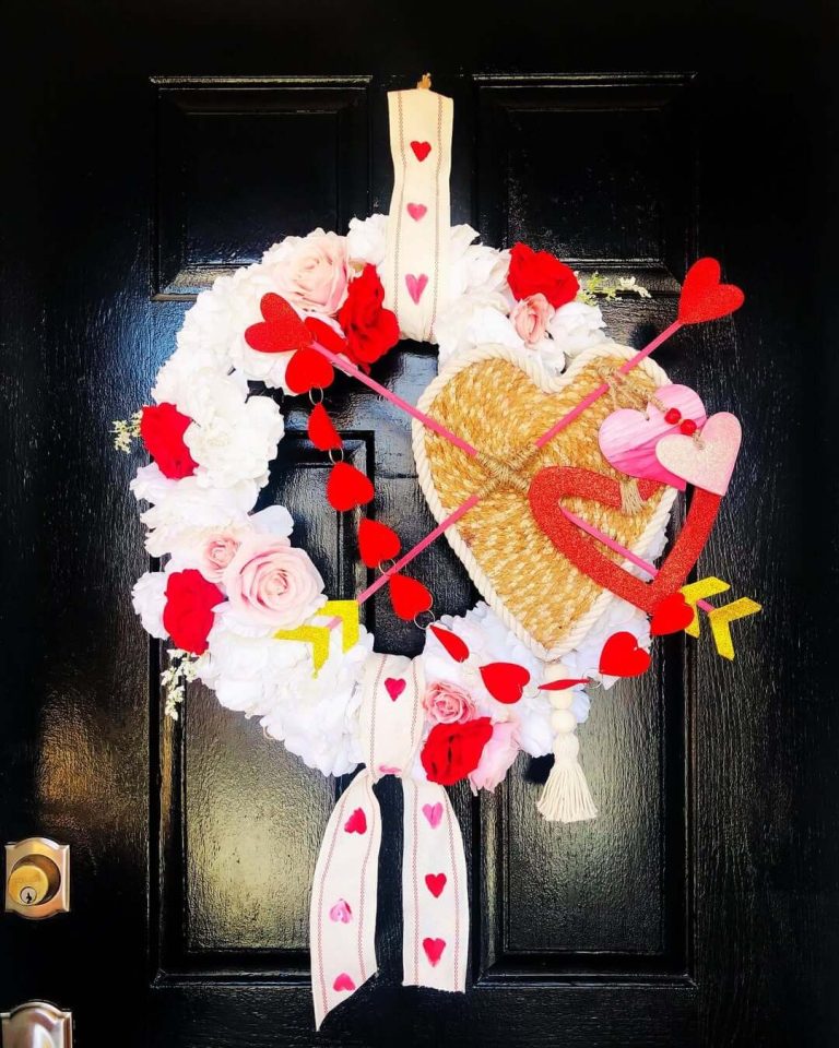17+ Valentine Front Porch Ideas for a Festive & Cozy Entrance