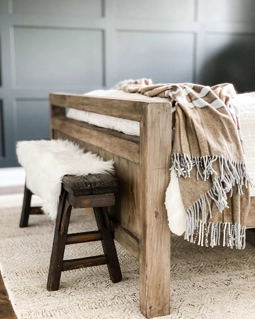 17+ Best Farmhouse Bedroom Benches for Storage & Style
