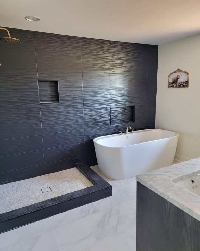 21+ Black Tile Bathroom Ideas for a Chic & Timeless Design