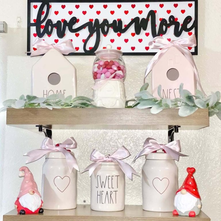23+ Stunning Farmhouse Valentine Décor Ideas for a Cozy & Romantic Home