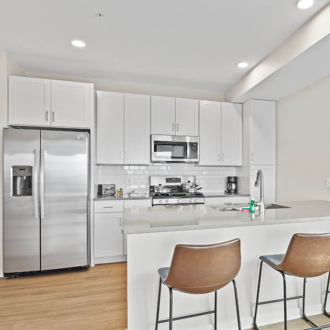 29 Stylish and Space-Saving Apartment Kitchen Ideas - Evinco Design