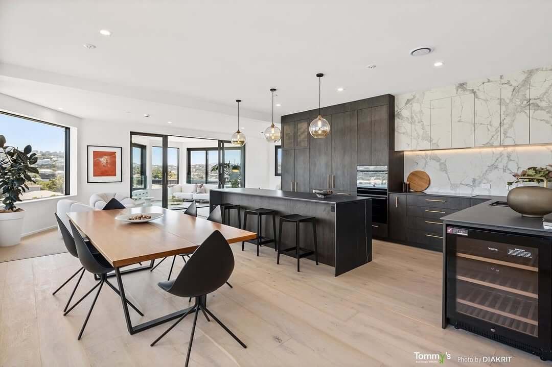 29 Stylish and Space-Saving Apartment Kitchen Ideas - Evinco Design