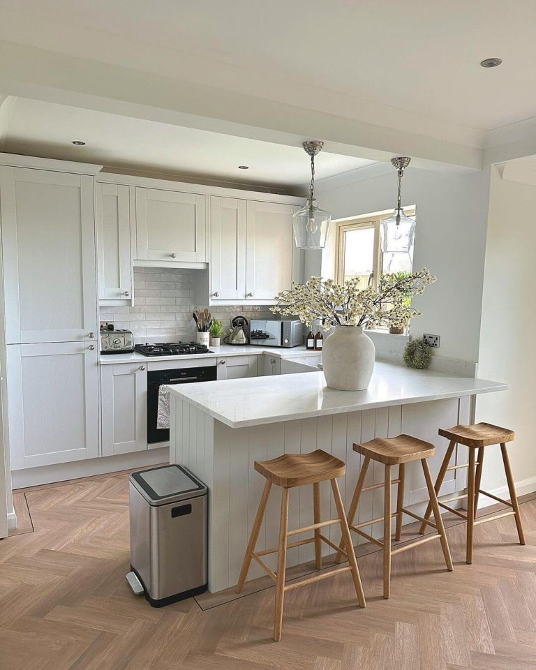 Stylish Breakfast Bar Ideas to Elevate Your Kitchen