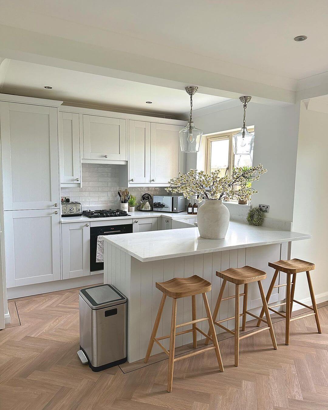 Stylish Breakfast Bar Ideas to Elevate Your Kitchen