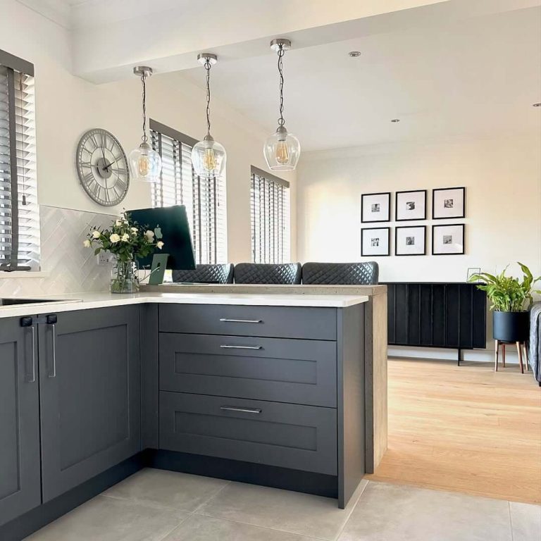 Stylish Breakfast Bar Ideas to Elevate Your Kitchen