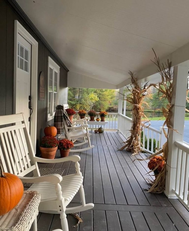 How to Design the Perfect Back Porch for Any Season