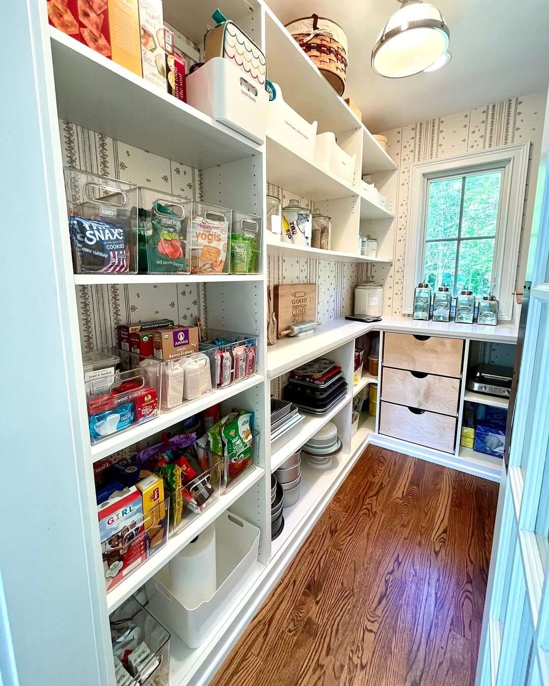 Space-Saving Pantry Ideas for a Clutter-Free Kitchen
