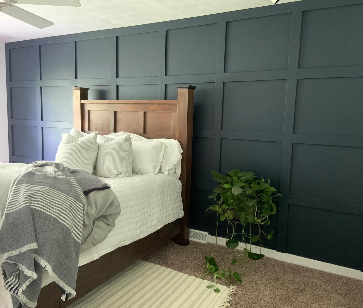 33 Navy Blue Bedroom Ideas That Redefine Elegance and Comfort - Evinco ...