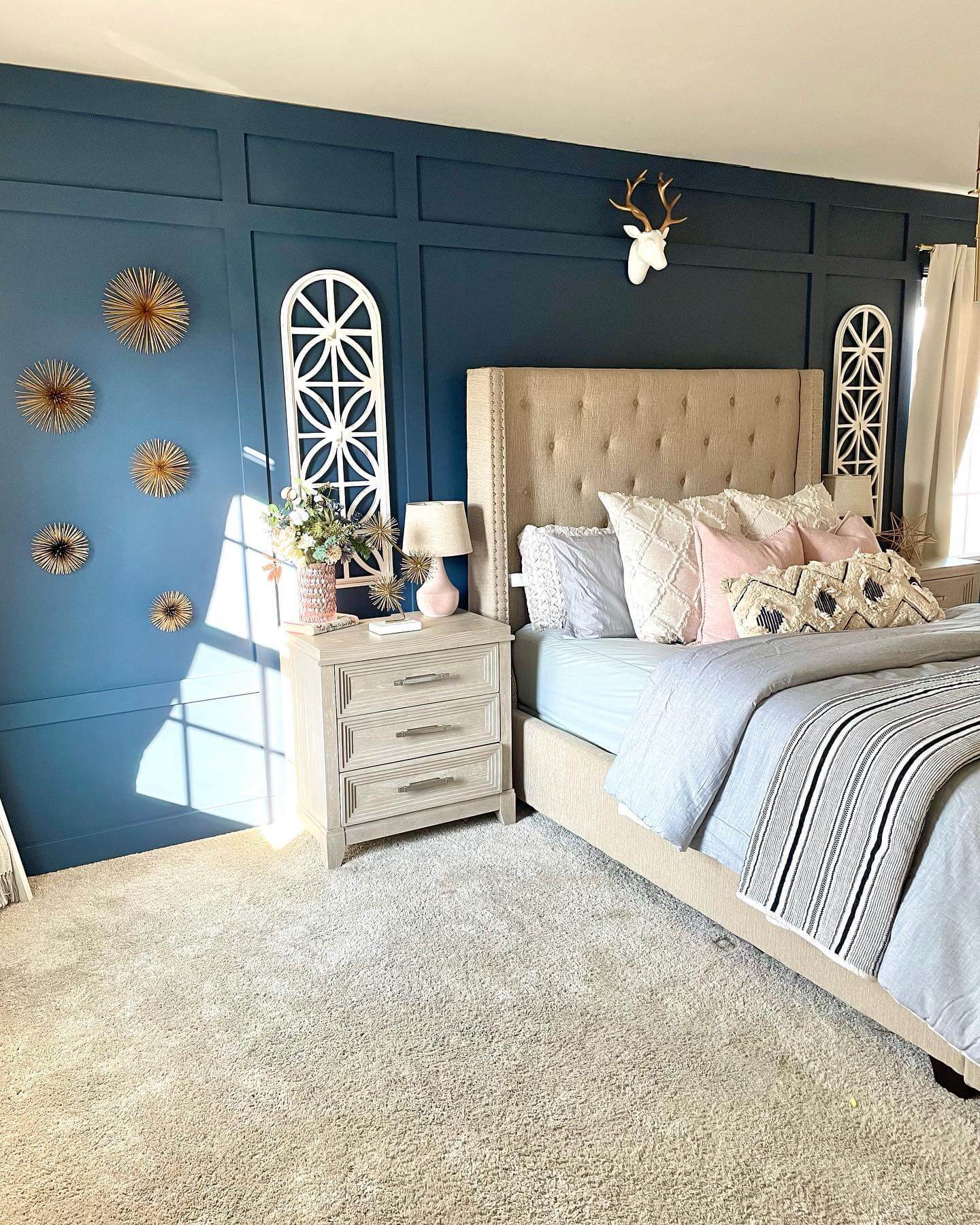 33 Navy Blue Bedroom Ideas That Redefine Elegance and Comfort - Evinco ...