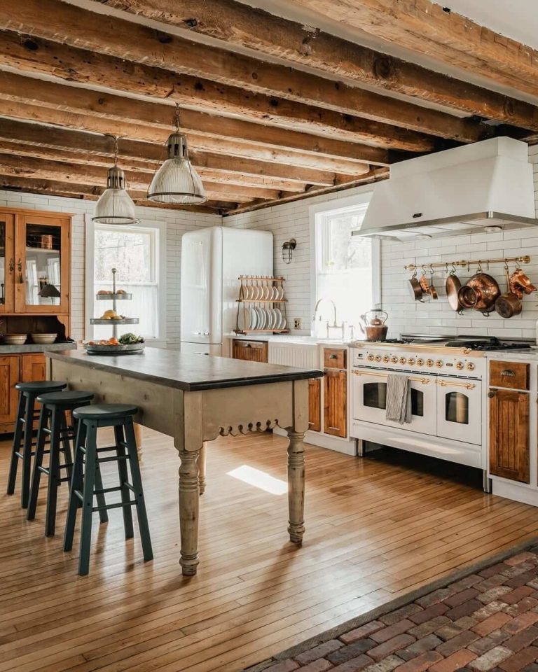Farmhouse Kitchen Ideas That Blend Rustic Charm With Modern Comfort