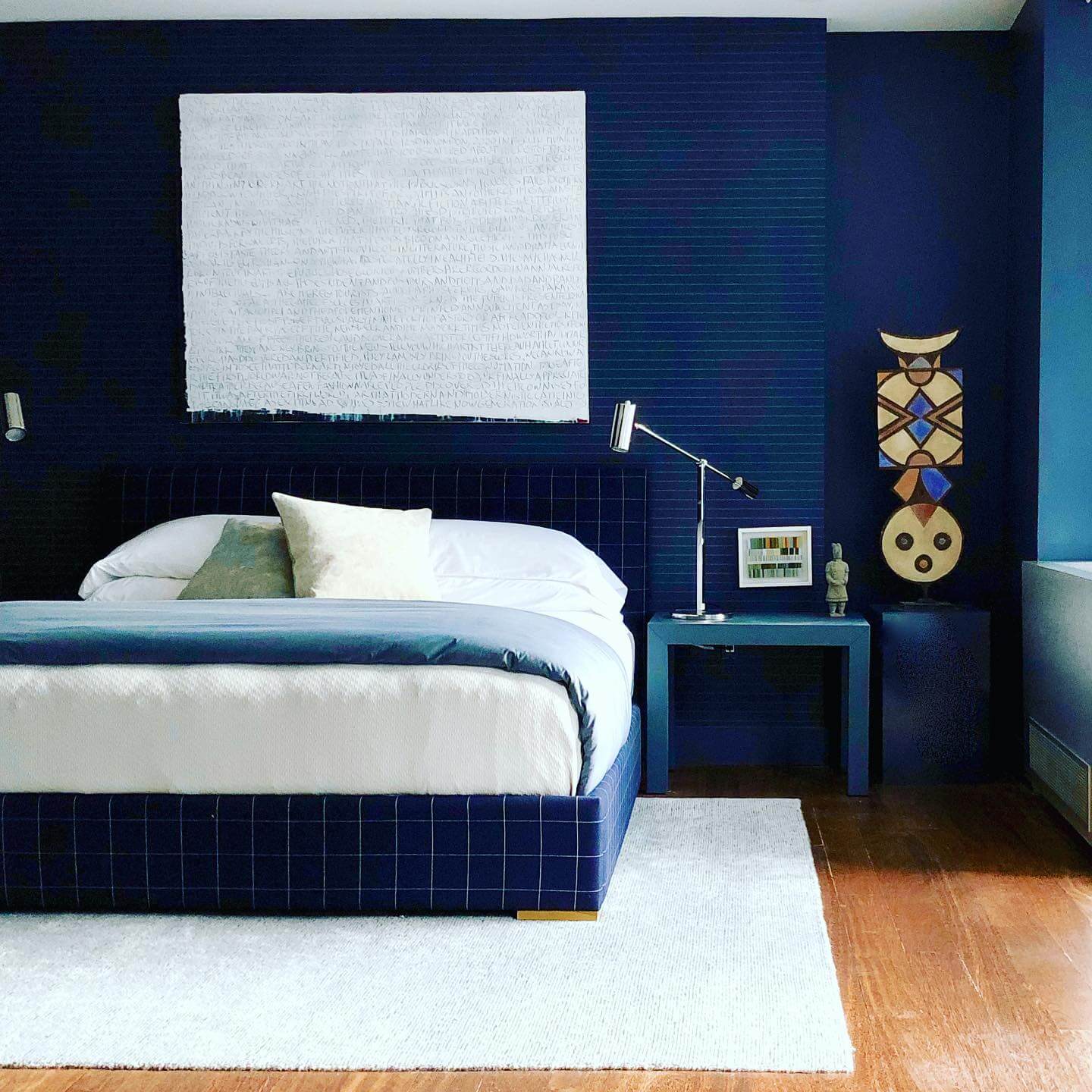 33 Navy Blue Bedroom Ideas That Redefine Elegance and Comfort - Evinco ...