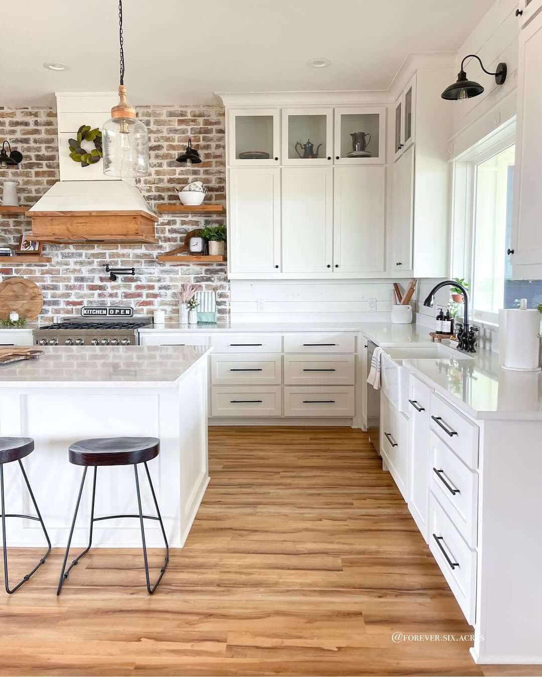 Farmhouse Kitchen Ideas That Blend Rustic Charm With Modern Comfort