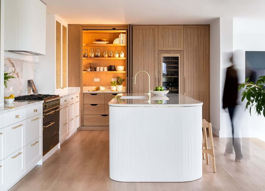 Stunning White Oak Kitchen Cabinets That Redefine Modern Elegance