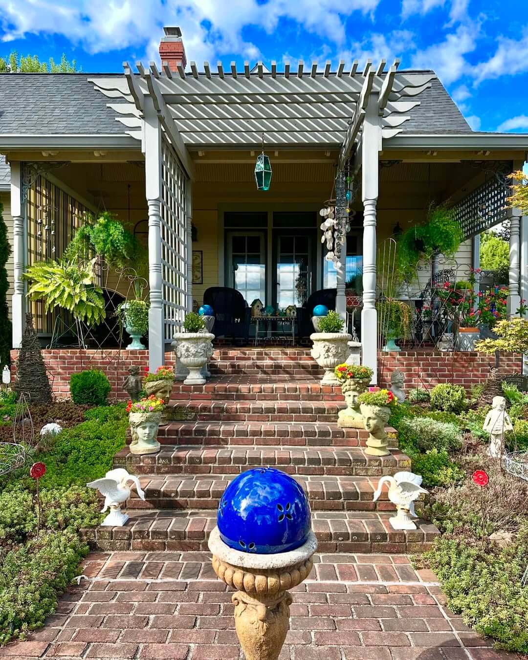 How to Design the Perfect Back Porch for Any Season