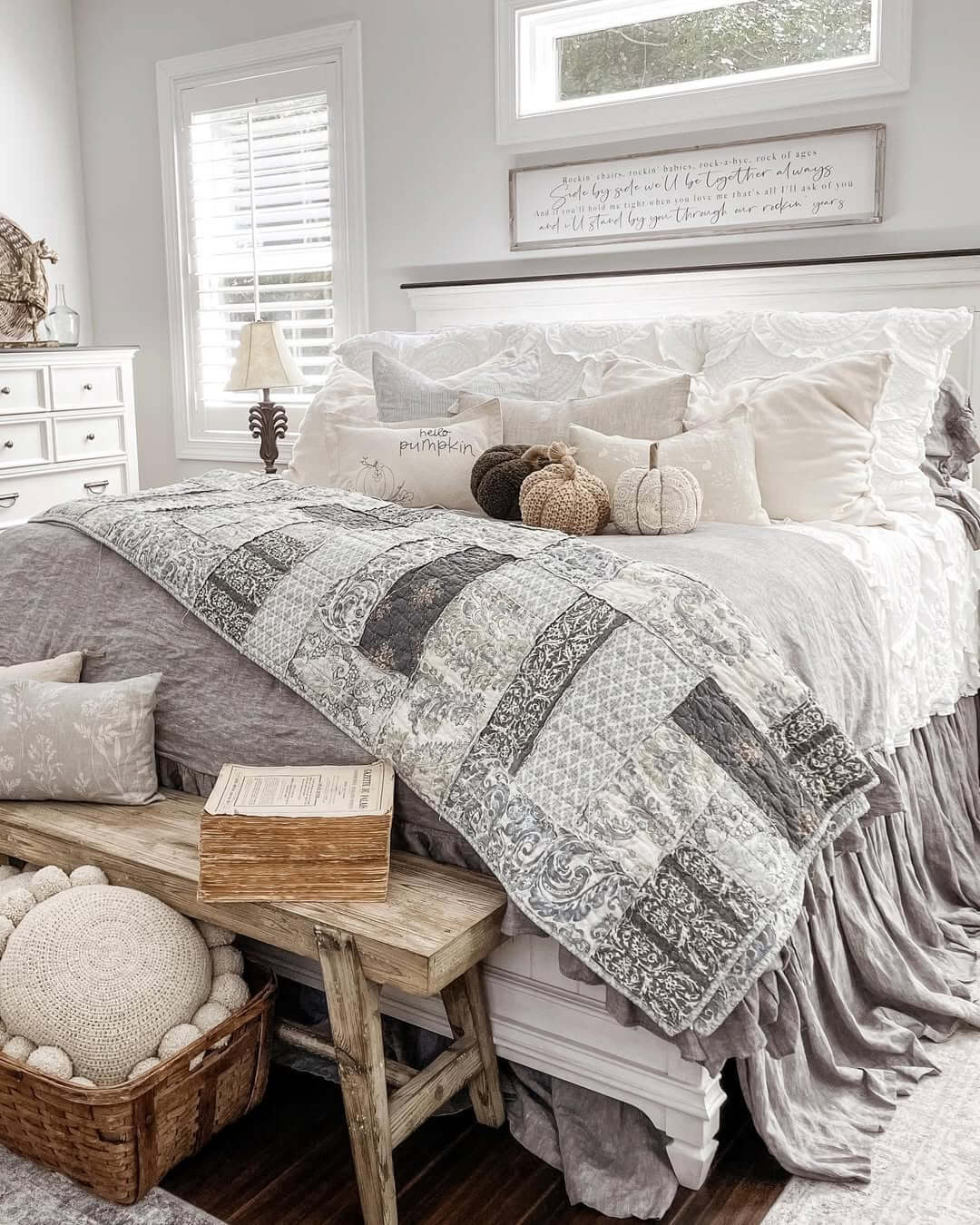 27 Hygge Bedroom Ideas to Create a Cozy, Calming Sanctuary - Evinco Design