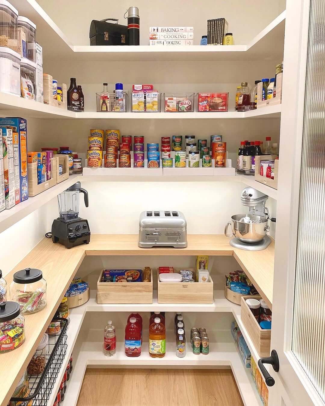 Space-Saving Pantry Ideas for a Clutter-Free Kitchen