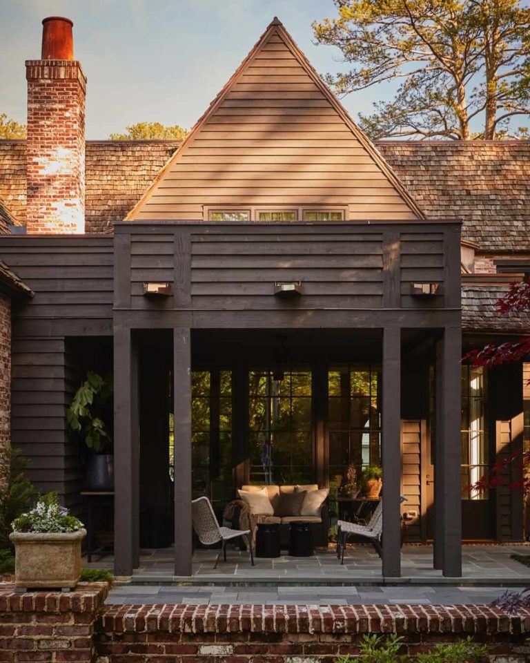 How to Design the Perfect Back Porch for Any Season