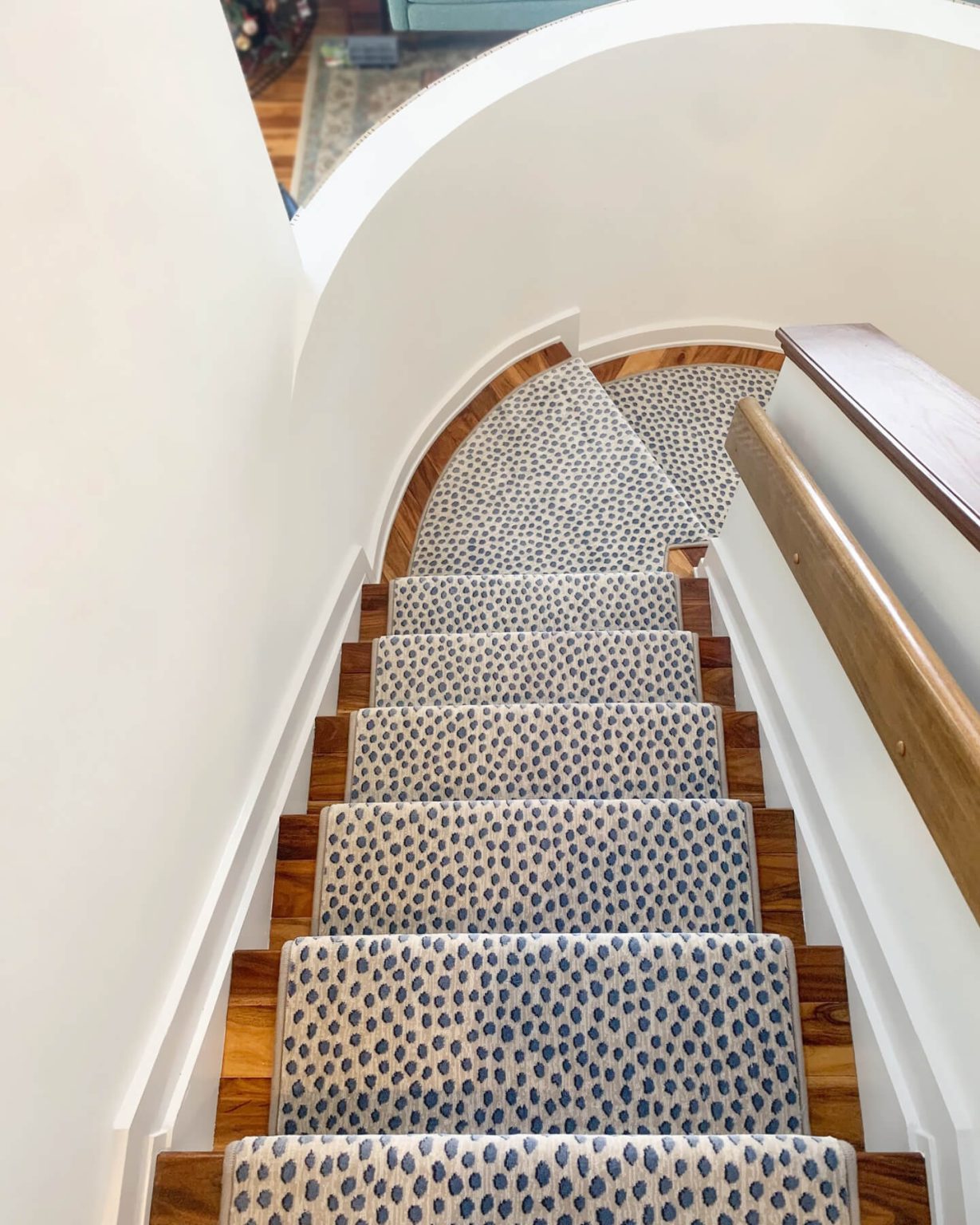 31 Stair Runner Ideas That Elevate Your Staircase Style Instantly ...