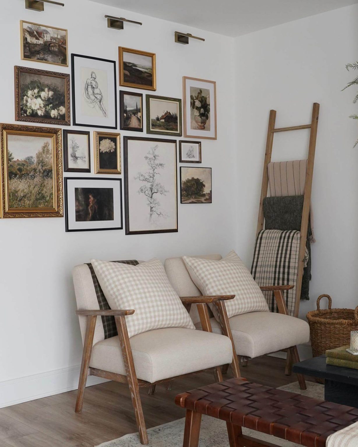 Vintage Gallery Wall Ideas That Add Instant Charm to Your Space ...