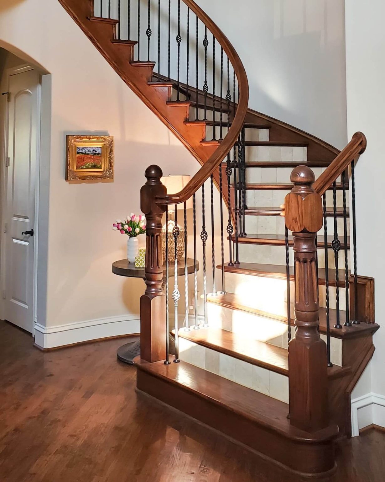Stunning Round Entry Tables That Instantly Elevate Your Foyer