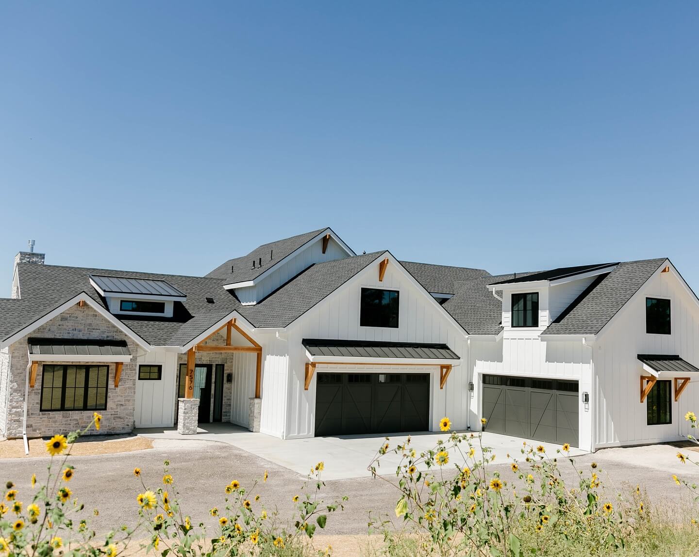 Charming Farmhouse Exterior Ideas to Inspire Your Dream Home