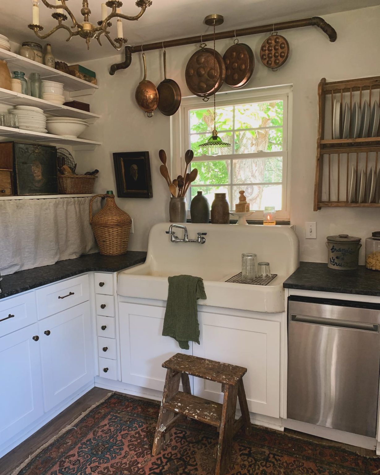 Charming Antique Farmhouse Decor Ideas to Add Timeless Character to ...