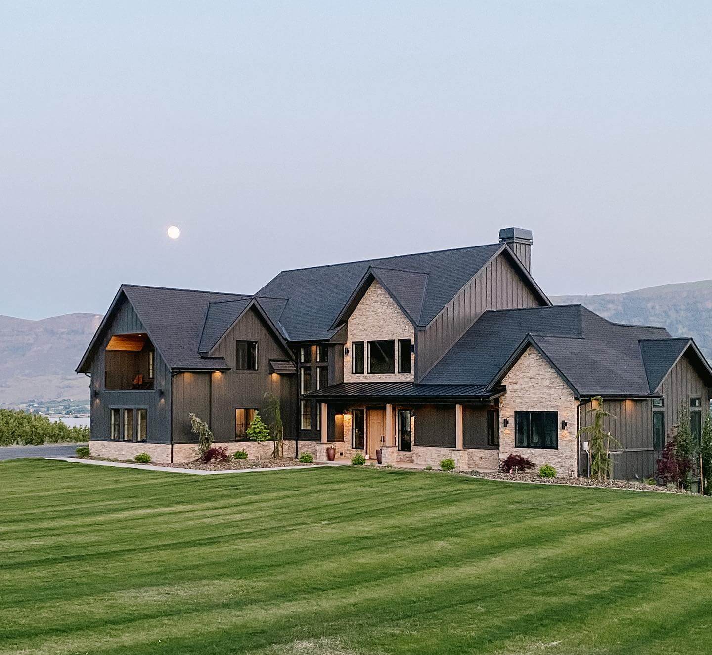 Charming Farmhouse Exterior Ideas to Inspire Your Dream Home