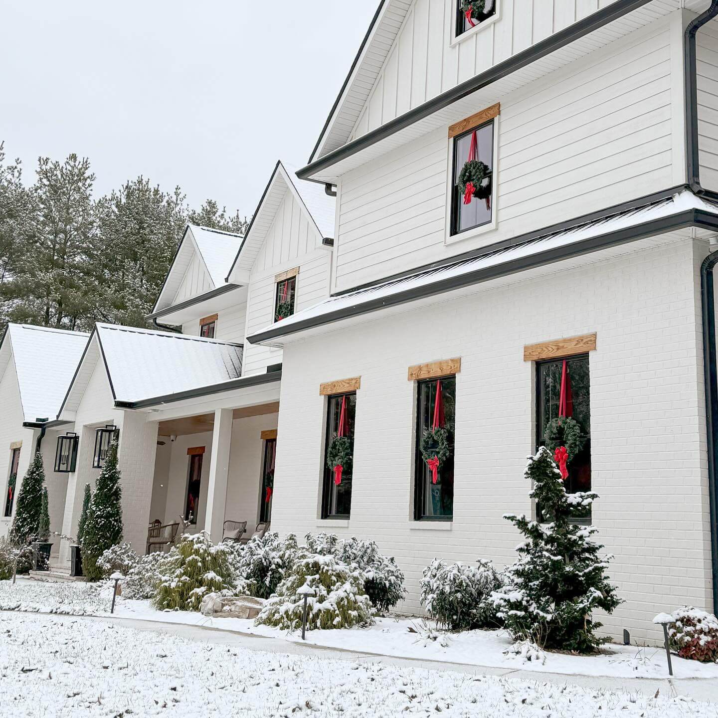 Modern Farmhouse Exteriors That Perfectly Blend Rustic Charm with ...