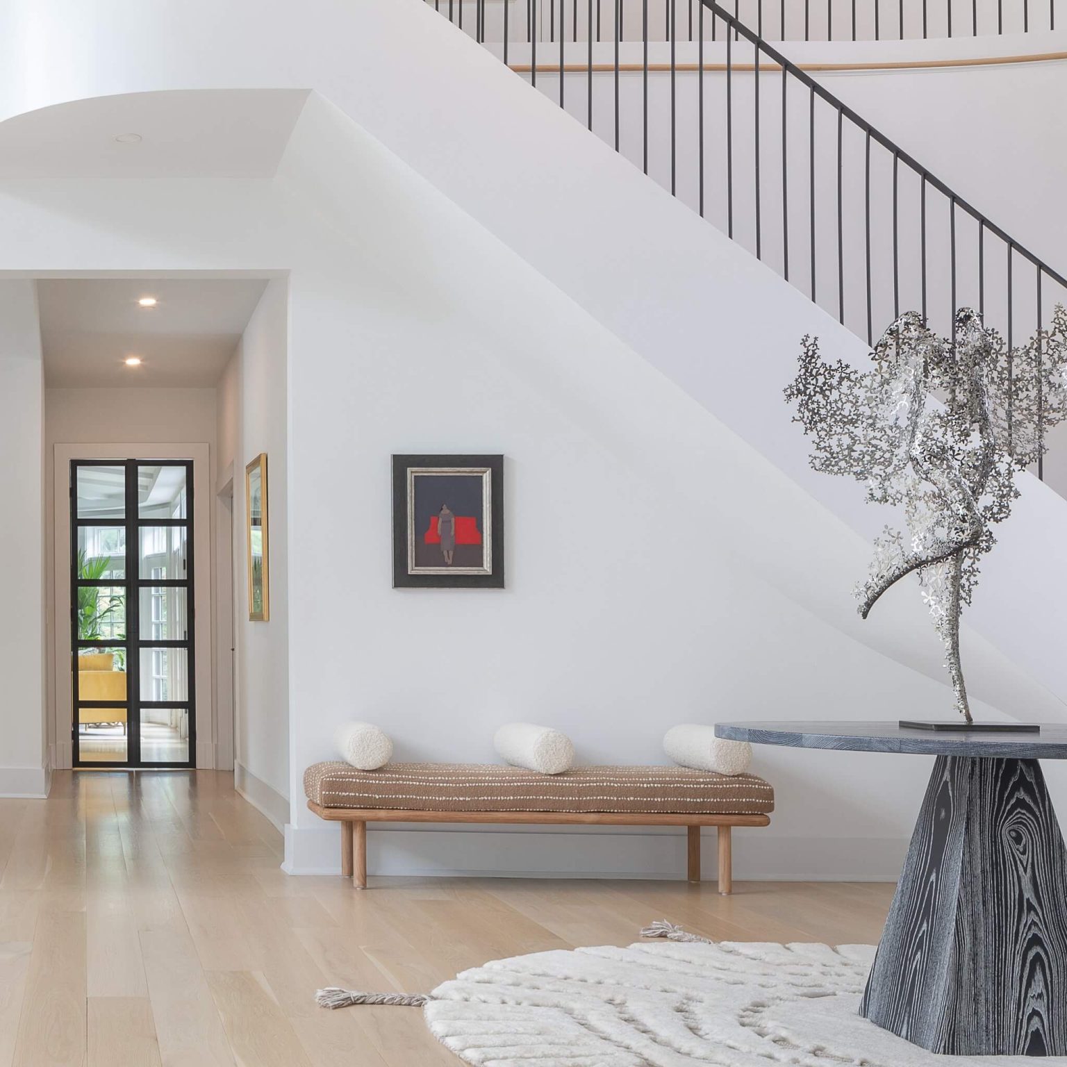 Stunning Round Entry Tables That Instantly Elevate Your Foyer