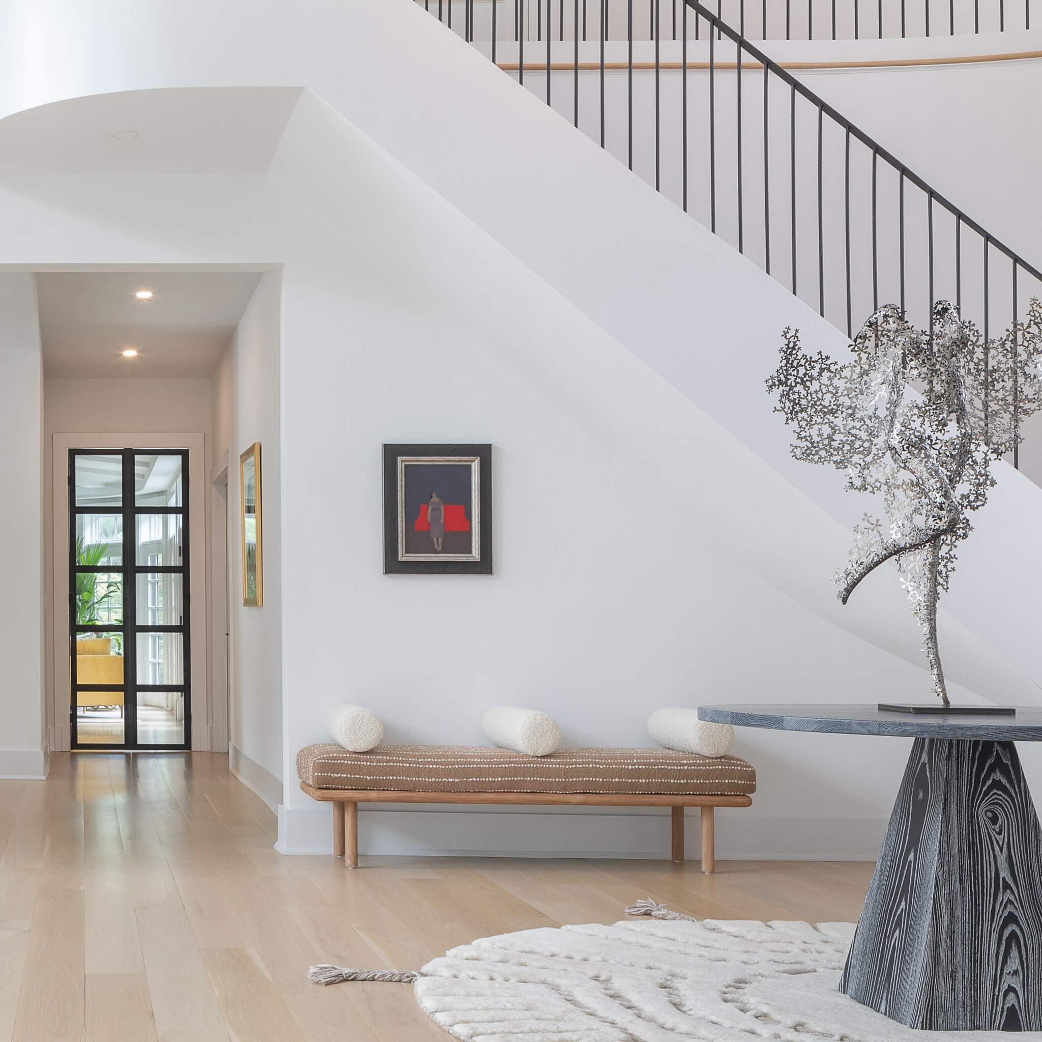 Stunning Round Entry Tables That Instantly Elevate Your Foyer