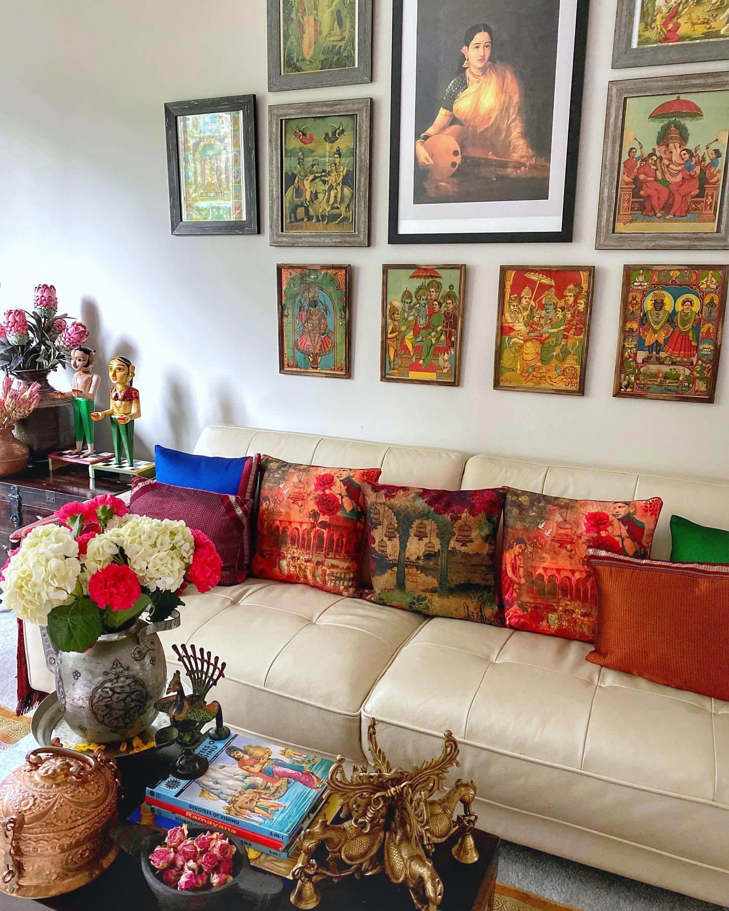 Vintage Gallery Wall Ideas That Add Instant Charm to Your Space ...