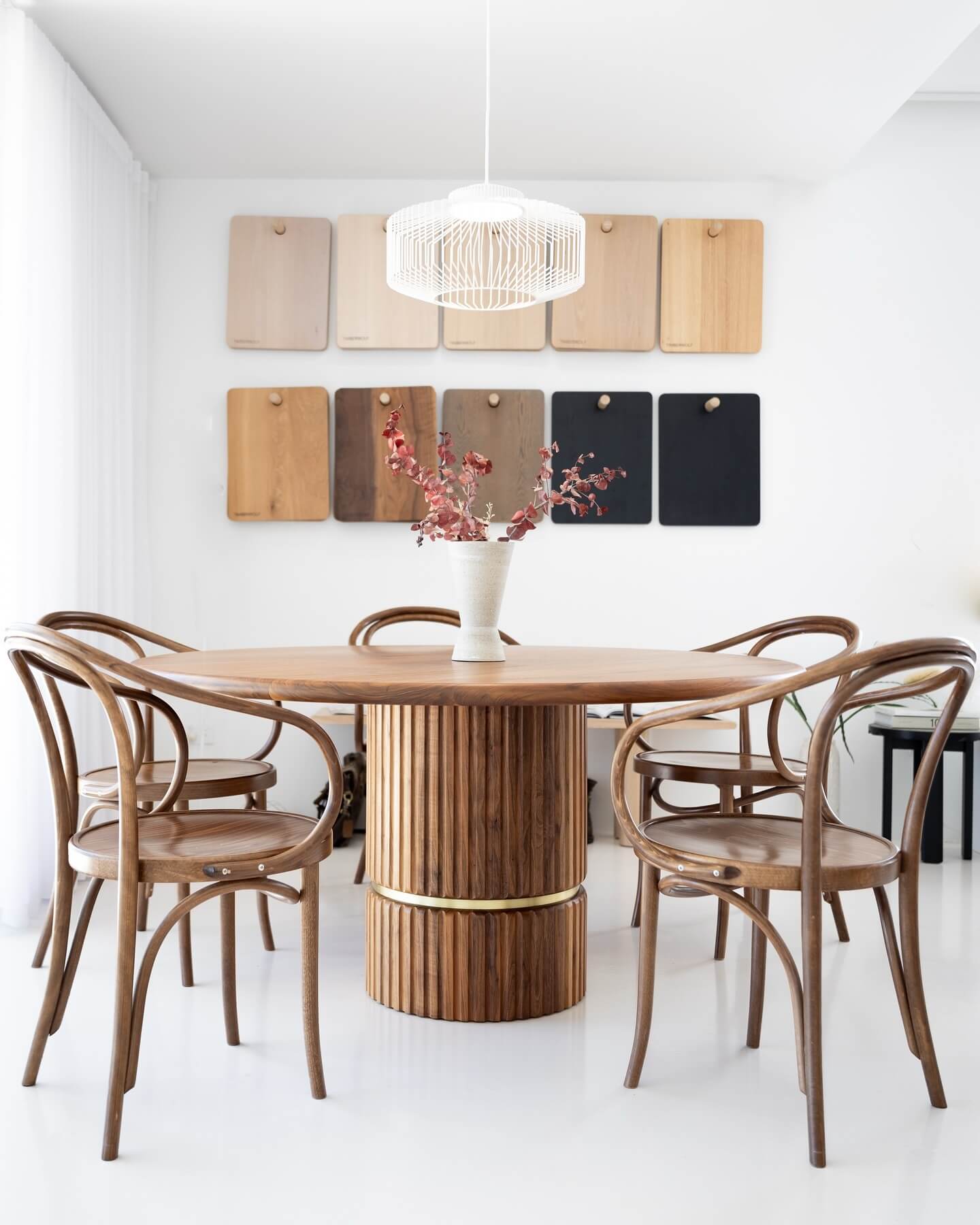 Stunning Entryway Round Table Ideas to Elevate Your Home’s First Impression